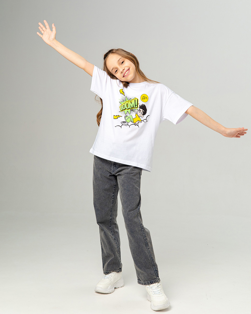 Белая футболка "BOOM A4" на официальном сайте одежды Влада Бумаги A4SHOP